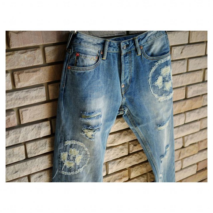EVISU KURO SLIM-FIT PATCH MENDED DENIM JEANS | O-O-U จำหน่ายสินค้าแฟชั่น